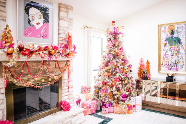 A Dallas Condo Decked Out for Christmas Decor | Apartment Therapy