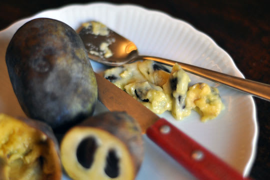 Have You Ever Tried a Pawpaw? Here's How They Taste | Kitchn