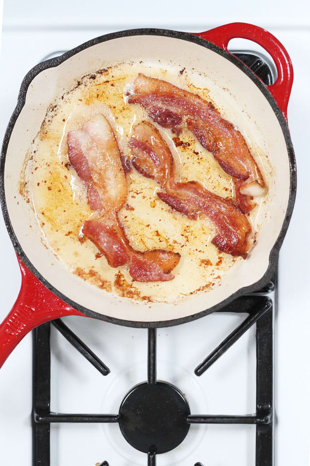 How To Green Clean Grease From Kitchen Surfaces | Apartment Therapy