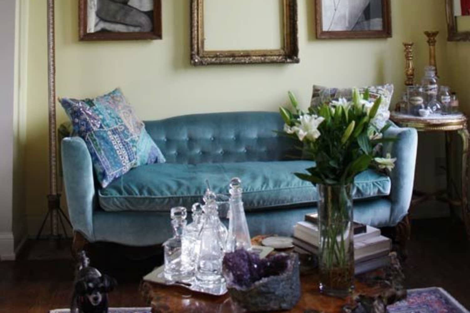 Suzi’s European Country Style Condo | Apartment Therapy