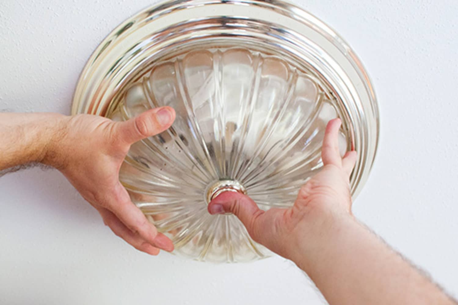 How to Remove a Light Fixture in 6 Steps | Apartment Therapy