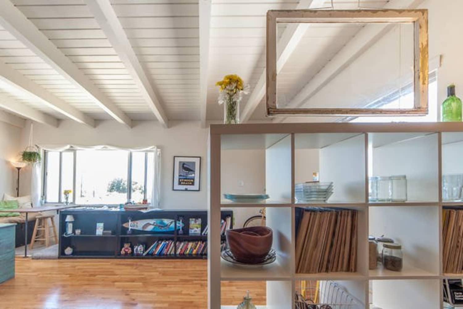 Nina’s Beach Studio with a Creative Makeshift Kitchen | Apartment Therapy