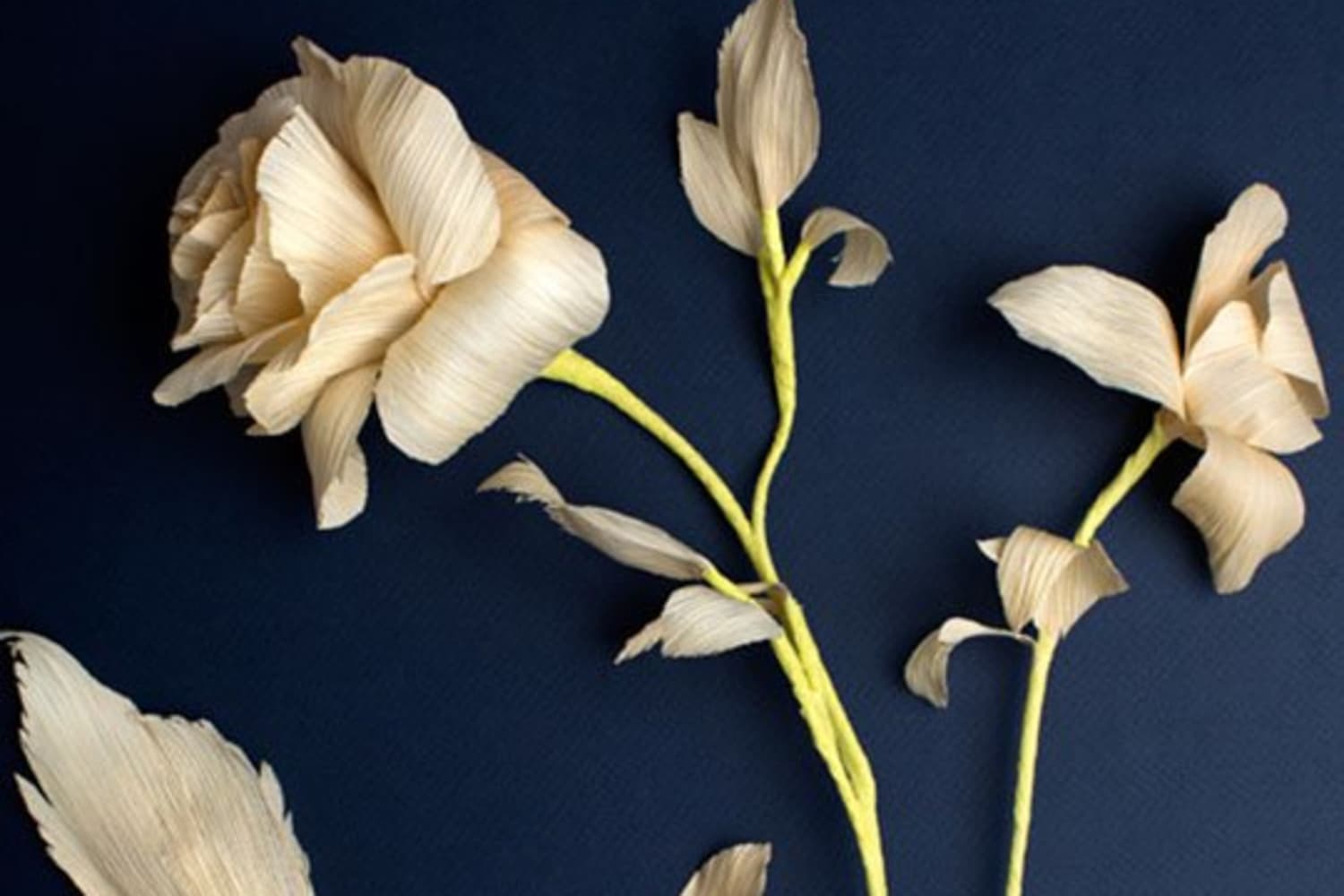 10 Corn Husks Crafts to Make This Holiday Season | Apartment Therapy