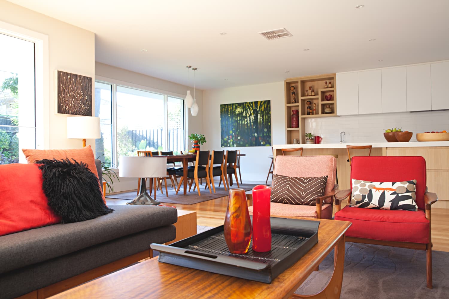 House Tour: Colorful, Low-Key Retro Style in Melbourne | Apartment Therapy