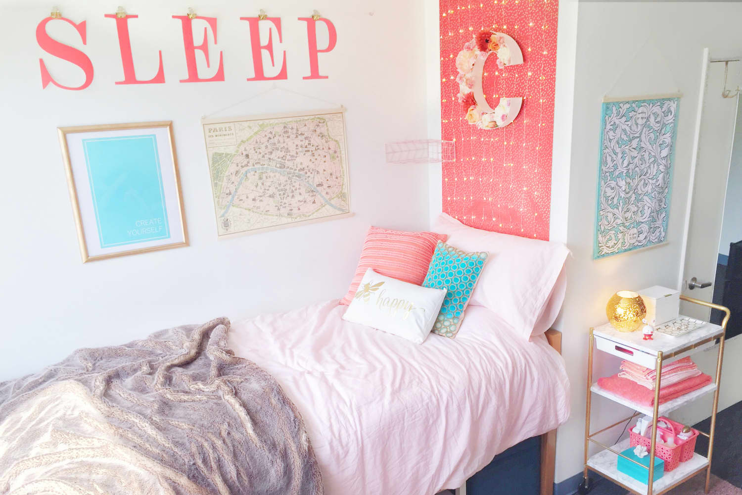 A Pretty in Pink Freshman Year Dorm Room | Apartment Therapy