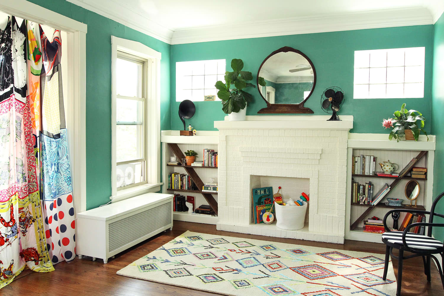 How To Customize Bookshelves With Diagonal Shelf Inserts: Tutorial ...