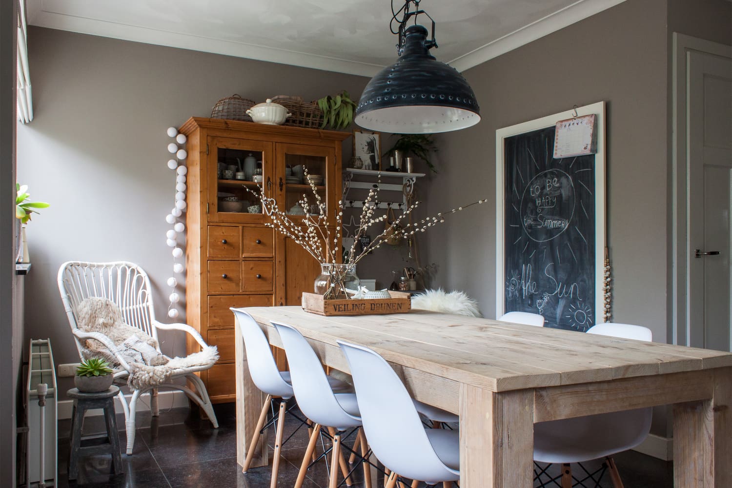 House Tour: A Modern Dutch Home with a Cozy Country Feel | Apartment ...