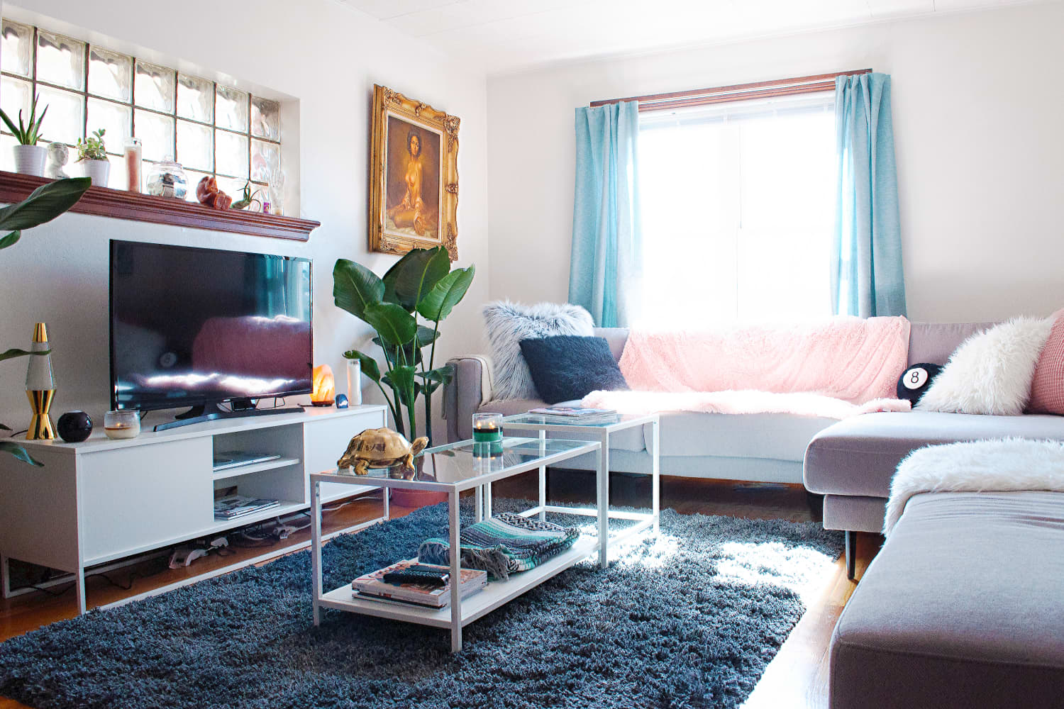 House Tour: A Fuzzy & Cotton Candy Inspired St. Louis Apartment ...