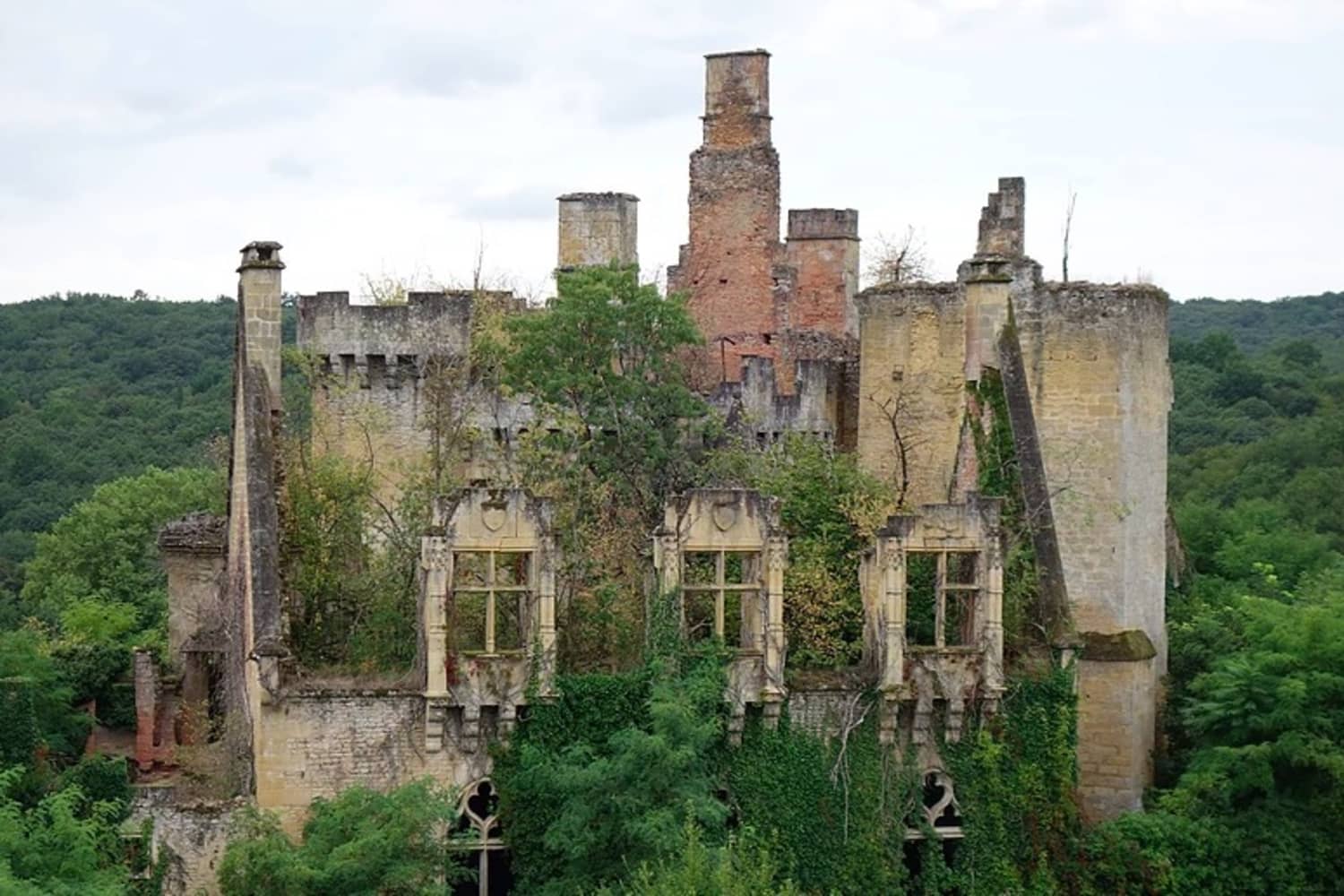 This Site Lets You Adopt a French Chateau in Ruins, Kickstarter Style ...