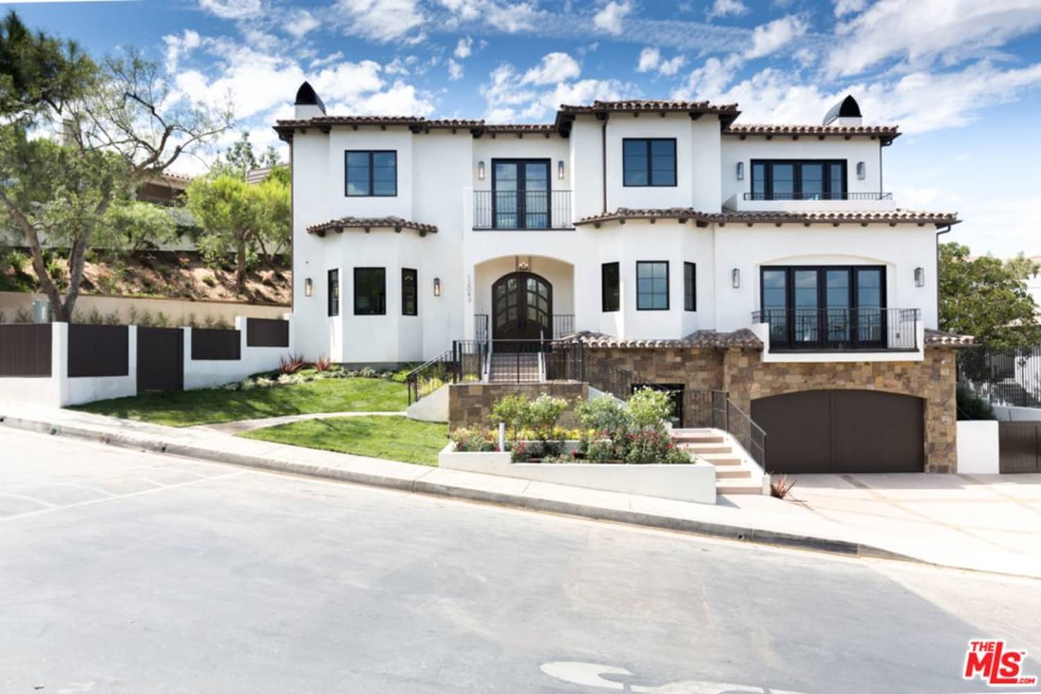 Serena Williams Aces House Hunt With $6.7M Beverly Hills Mansion ...