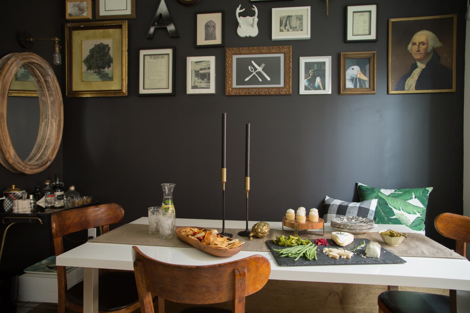 Advice for Hosting a Gathering in a Small Home | Apartment Therapy