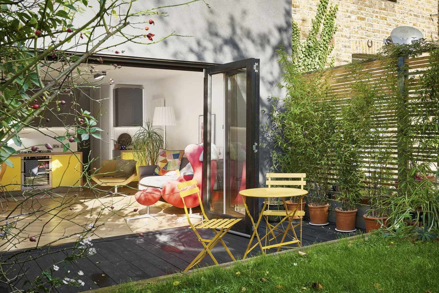 A Gorgeous Ground Floor London Flat Opens onto a Garden | Apartment Therapy