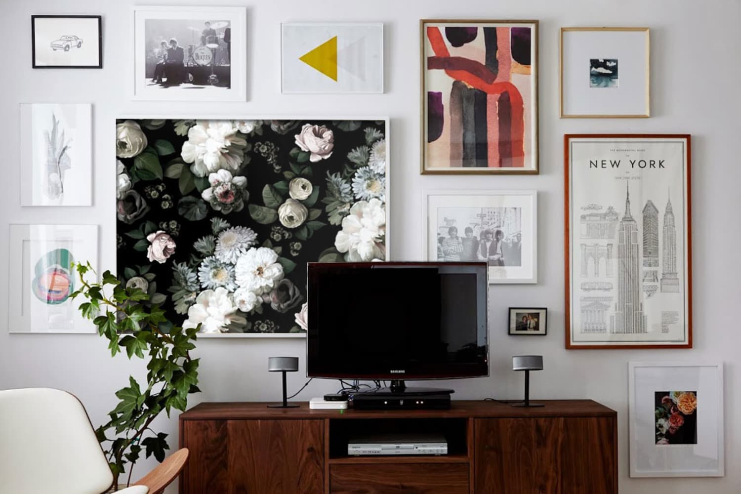 Cheap Art Picture Frame Ideas | Apartment Therapy