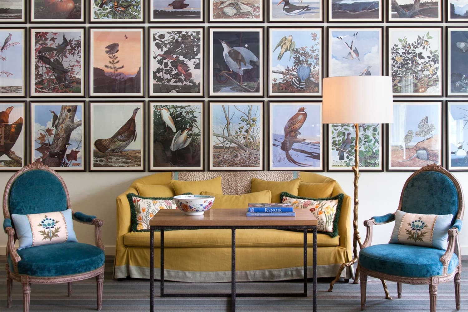 Gallery Wall Layout Ideas That Work for a Classic Display | Apartment ...