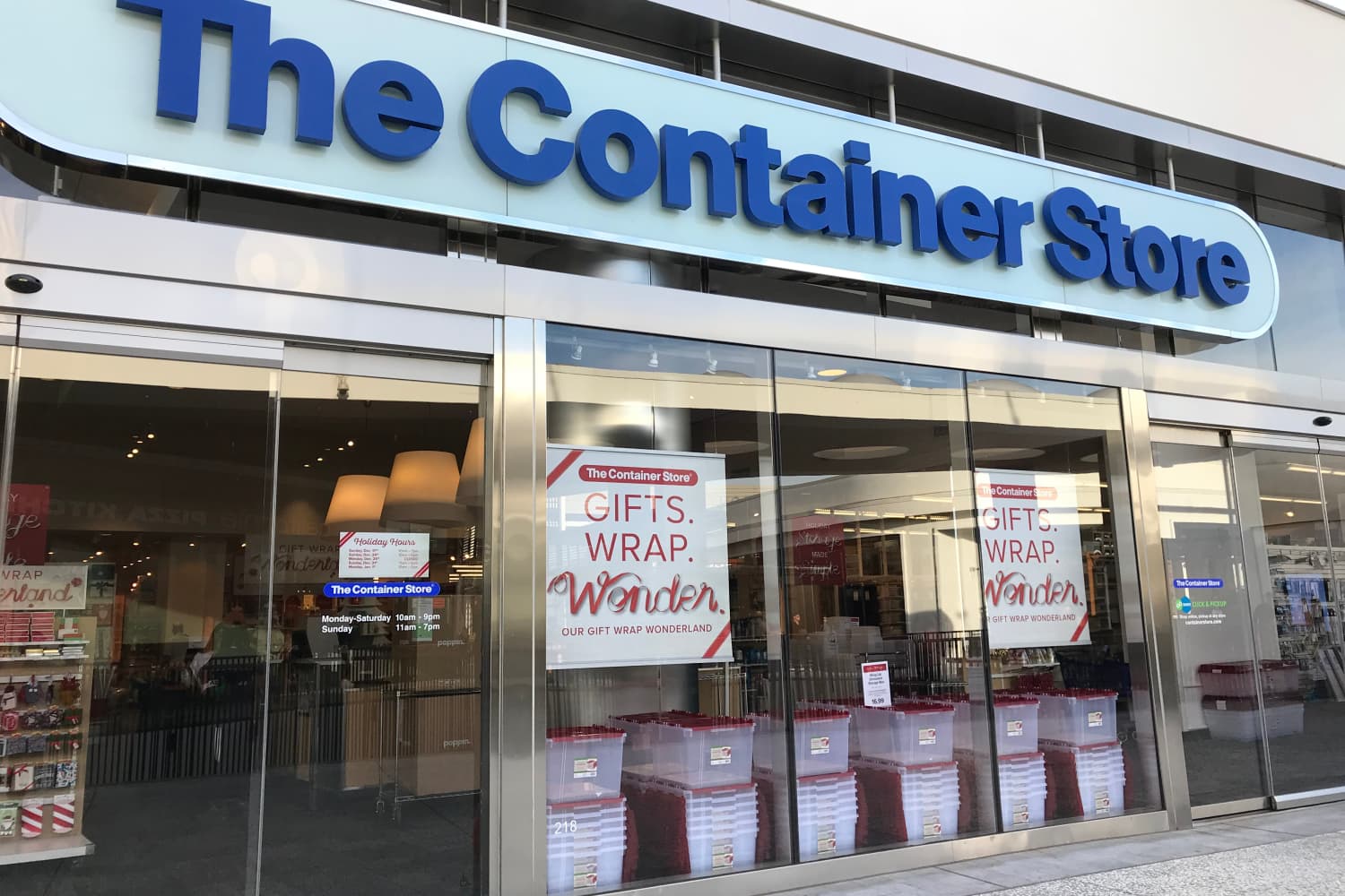 This Container Store Shelf is My Makeshift Linen Closet | Apartment Therapy
