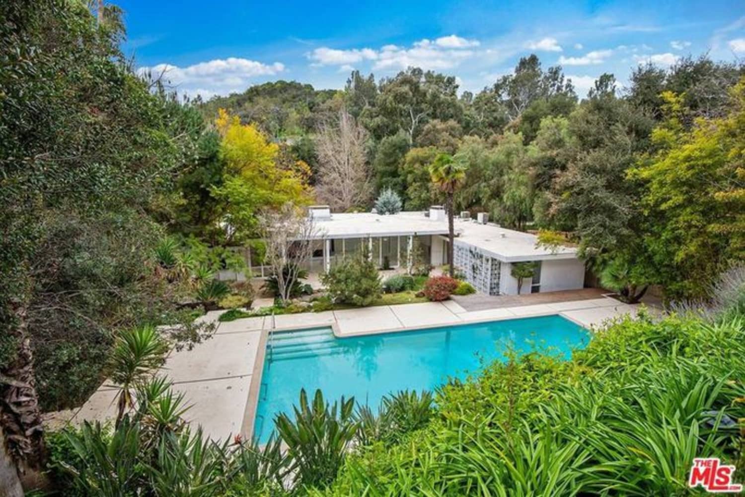 Mike Brady's Bachelor Pad Brady Bunch House for Rent | Apartment Therapy