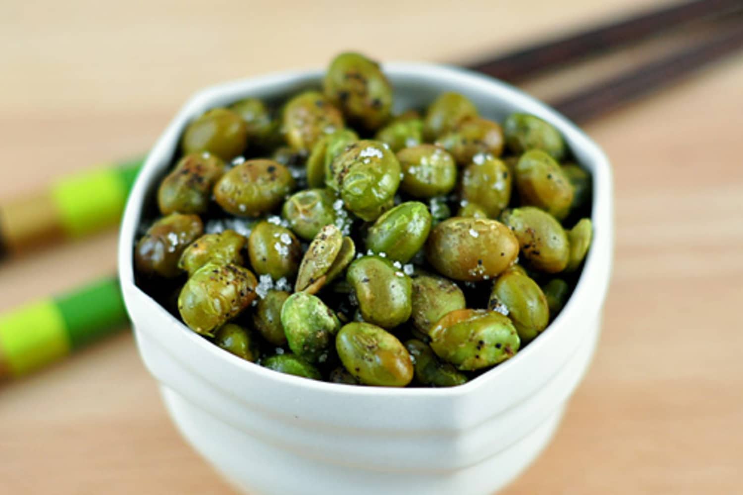 Easy Party Appetizer: Roasted Edamame with Sea Salt and Cracked Pepper ...