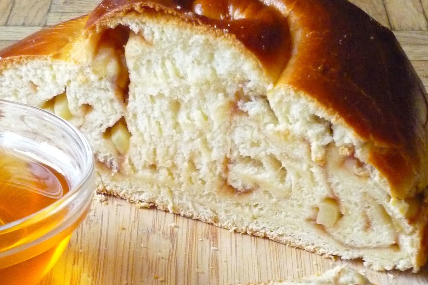 Recipe for Rosh Hashanah: Apple Butter Challah | The Kitchn