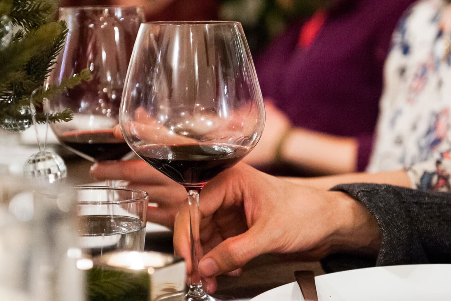 A Cozy Holiday Potluck with Friends: How to Plan a Great Potluck Dinner ...