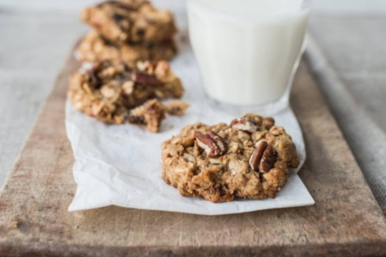 10 One-Handed Snacks for New Moms | The Kitchn