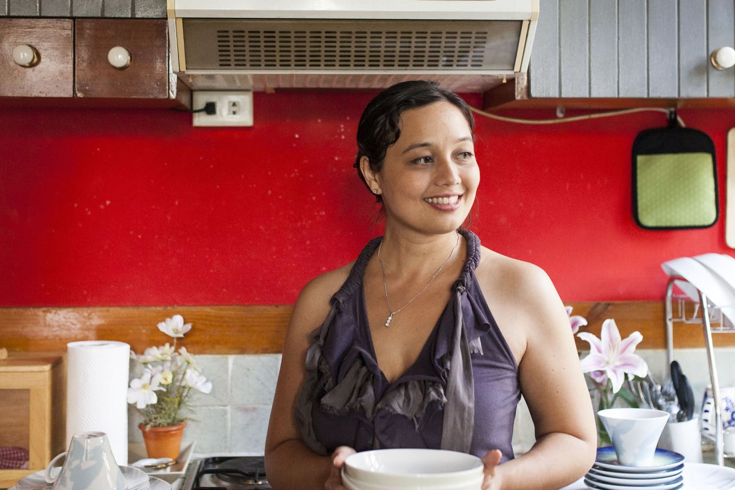 Why Jade Shipped Her Special Wedding Dishes Across the Globe | The Kitchn