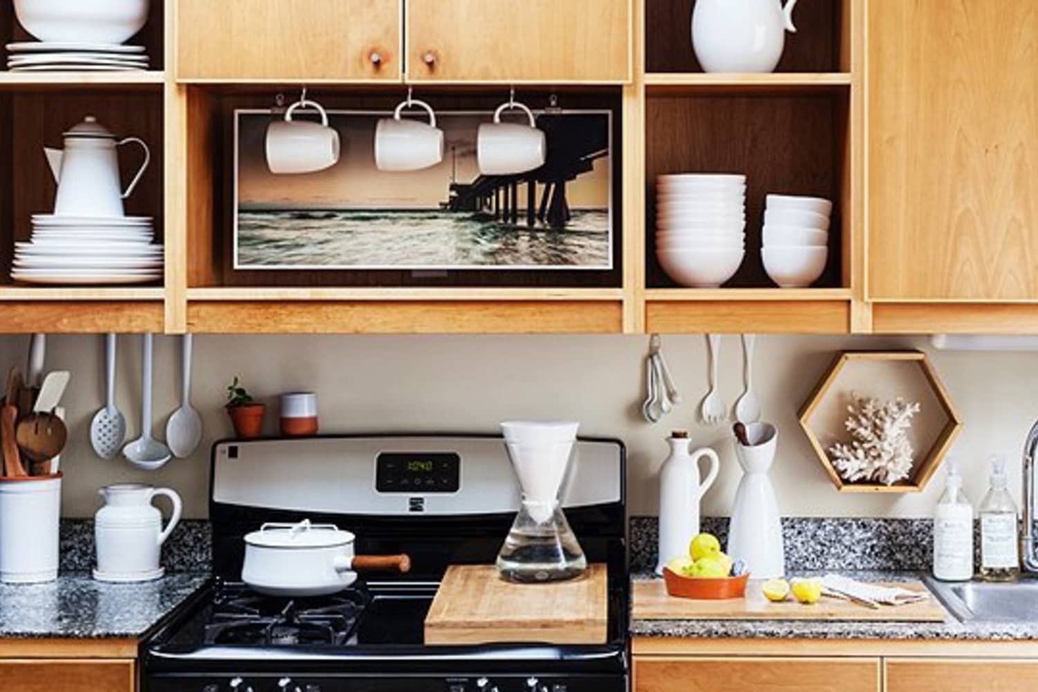 5 Things We Can Learn from This “Ugly Duckling” Cottage Kitchen | The ...