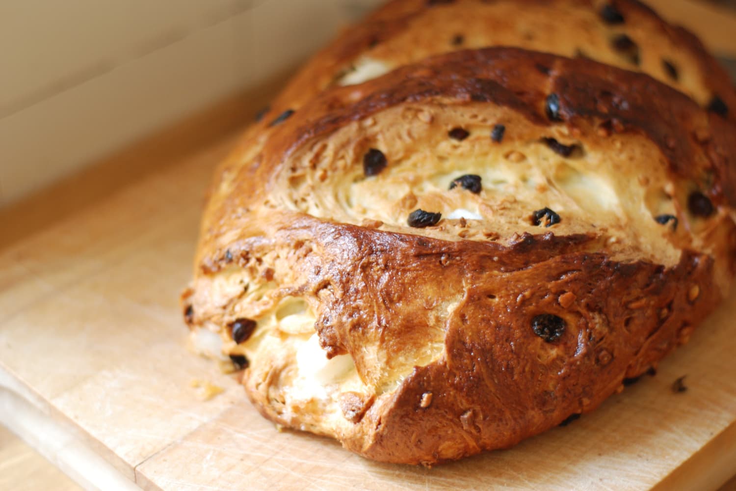 Recipe: Easter Bread with Raisins and Sugar Cubes | The Kitchn