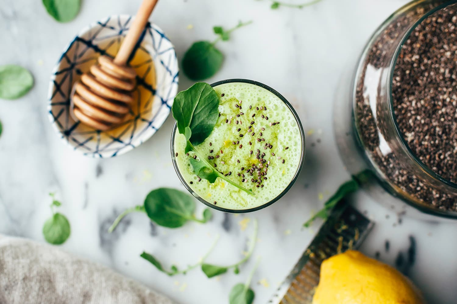 4 Steps to Building a Better Smoothie, According to a Nutritionist ...