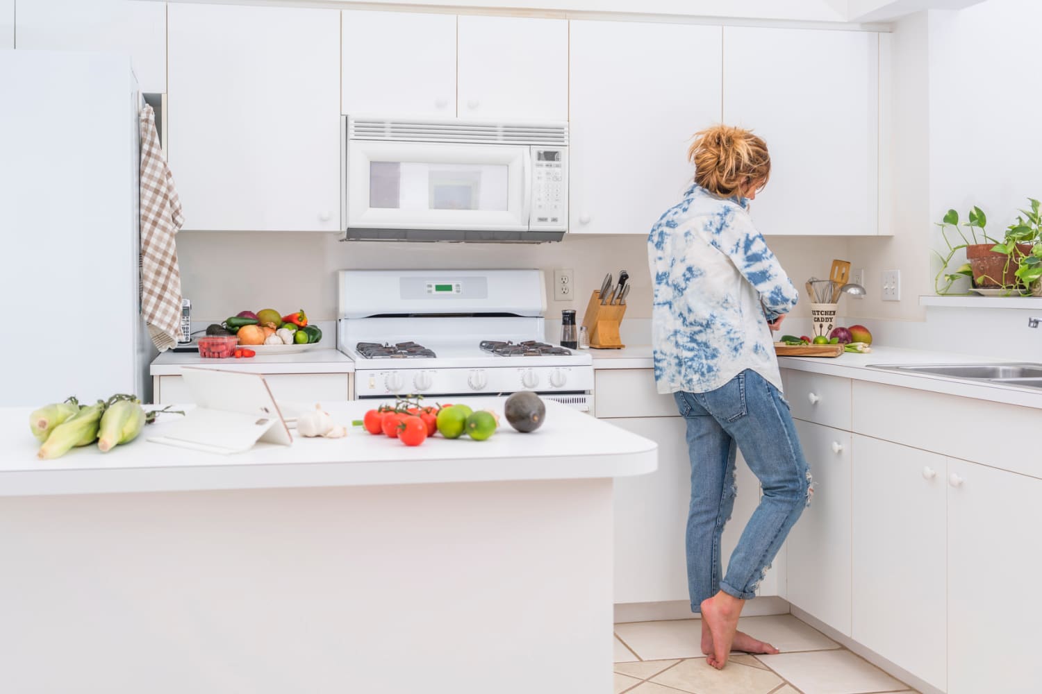 The Best Shoes To Wear While Working the Kitchen | The Kitchn