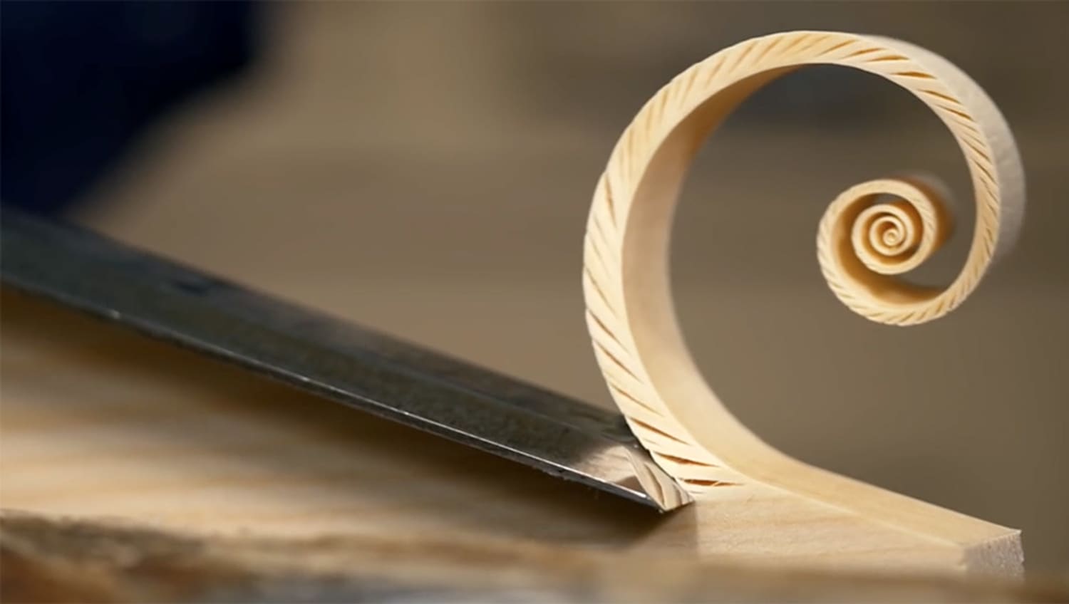 This Woodworker Carving Perfect Spiral Shavings Is Oddly Satisfying ...