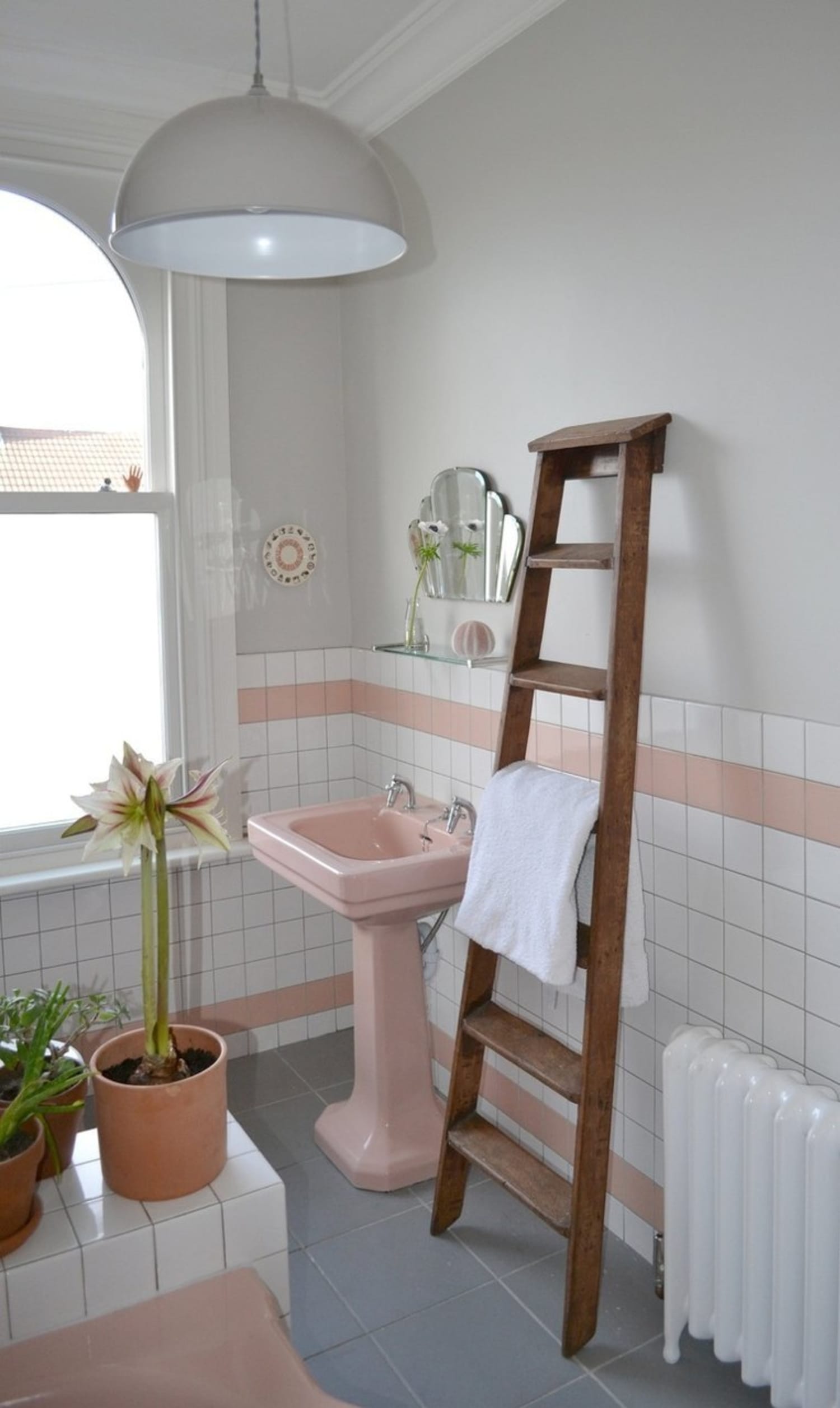 Retro Bathroom Refresh: Why Older Bathroom Suites are Still Sweet ...