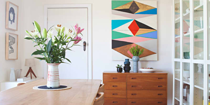 how to draw the eye up in a room