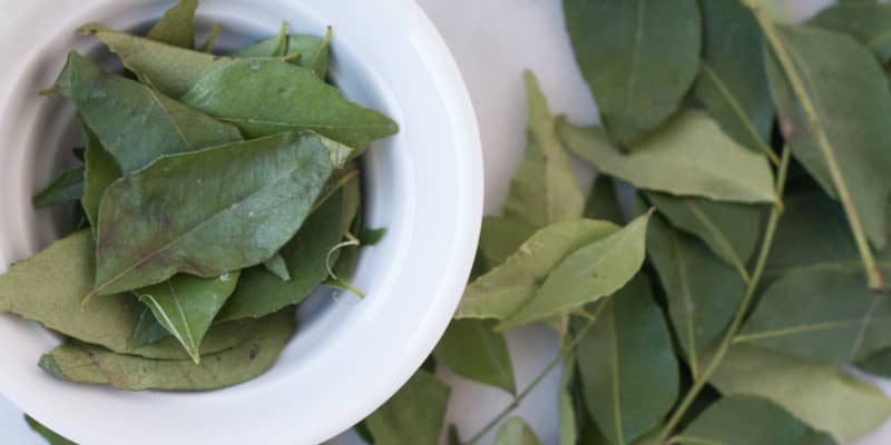 how to cook dried curry leaves