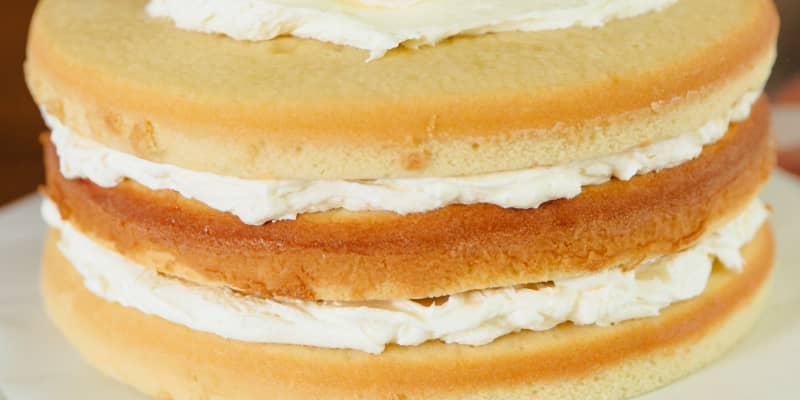 how to make cake layers flat