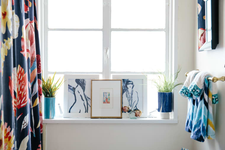 No Wall Hanging? No Problem! Display Art Without Drilling Or Hanging ...
