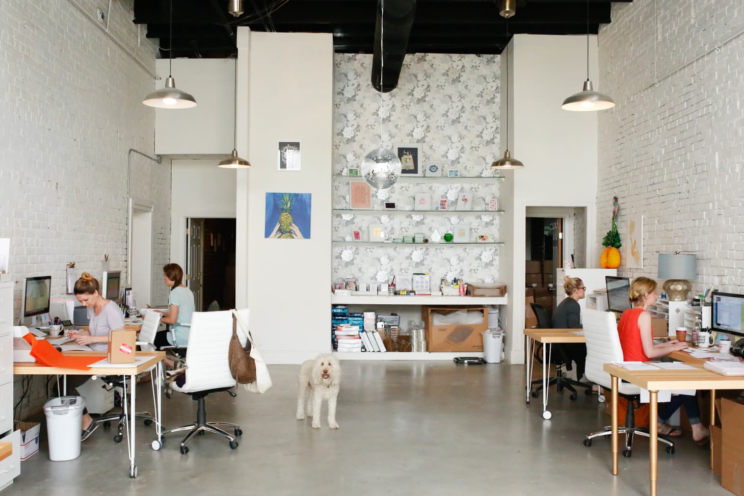 Dirty Desks: Cleaning Hacks for Your Cubicle | Apartment Therapy