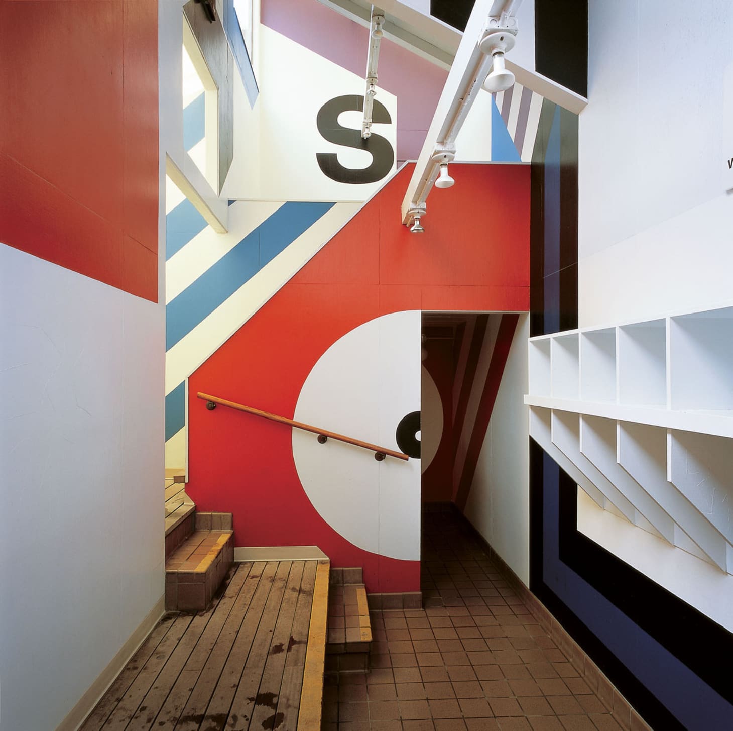 Supergraphics: Is the '70s Design Trend Making a Comeback? | Apartment ...