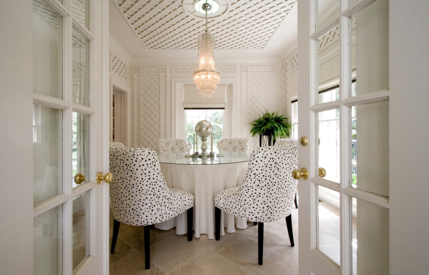 Lattice Interior Walls are Making a Comeback | Apartment Therapy