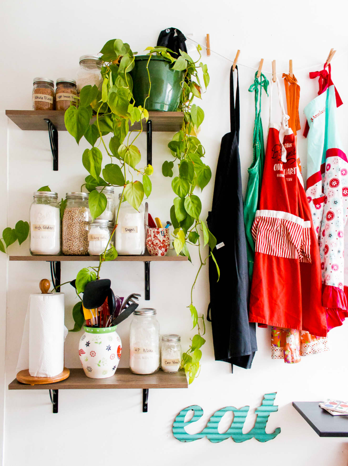 Aprons as Wall Art? Yes, Please! | Kitchn