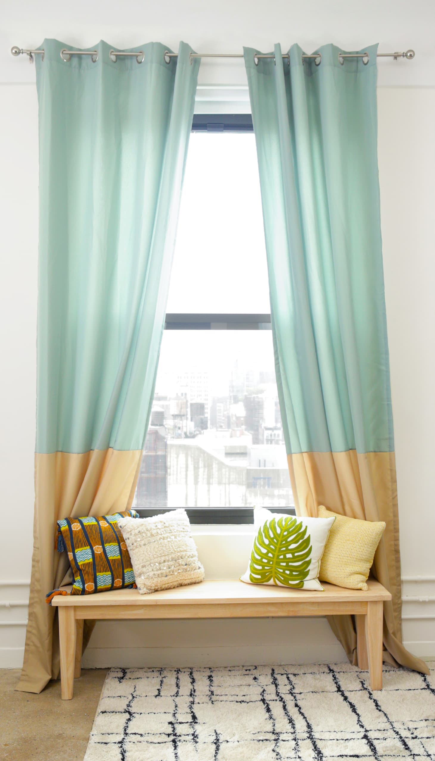 How To Hang Curtains Do s And Don ts Apartment Therapy