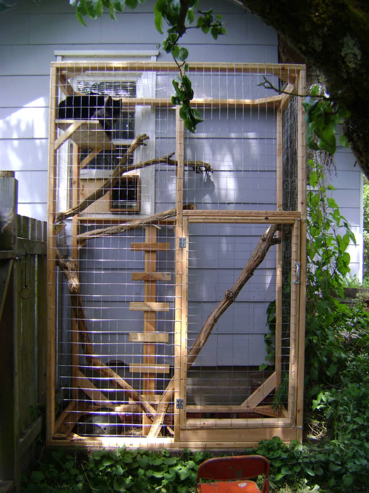 A Catio Is The Coolest Thing You Never Knew Your Cat Needed Apartment