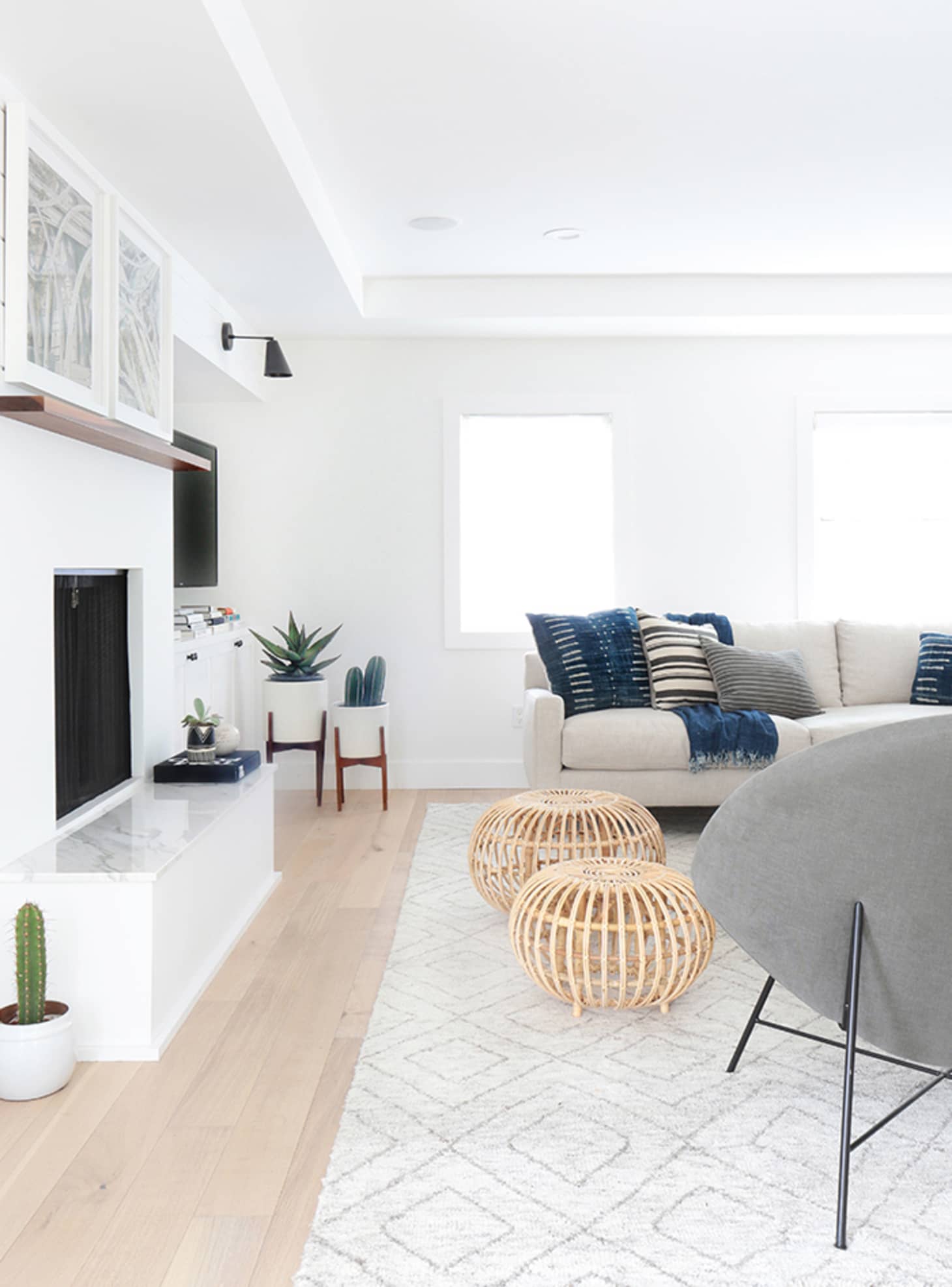 Are White Walls the Ultimate Decorating Secret Weapon? | Apartment Therapy