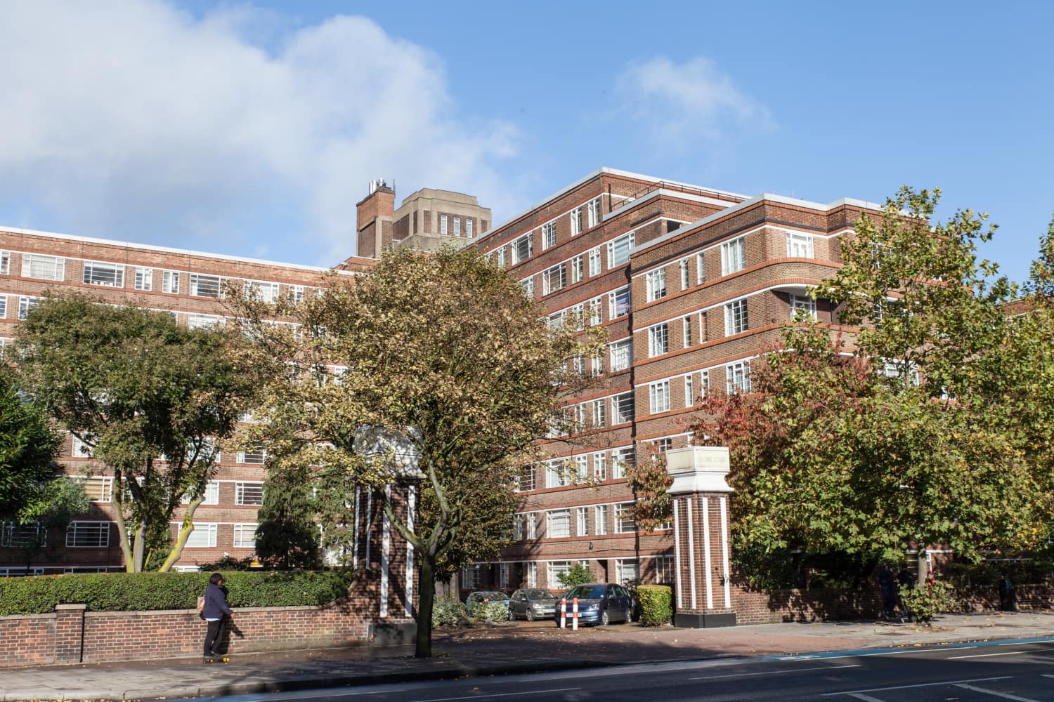 A Tiny 270-Square-Foot Shared London Studio | Apartment Therapy