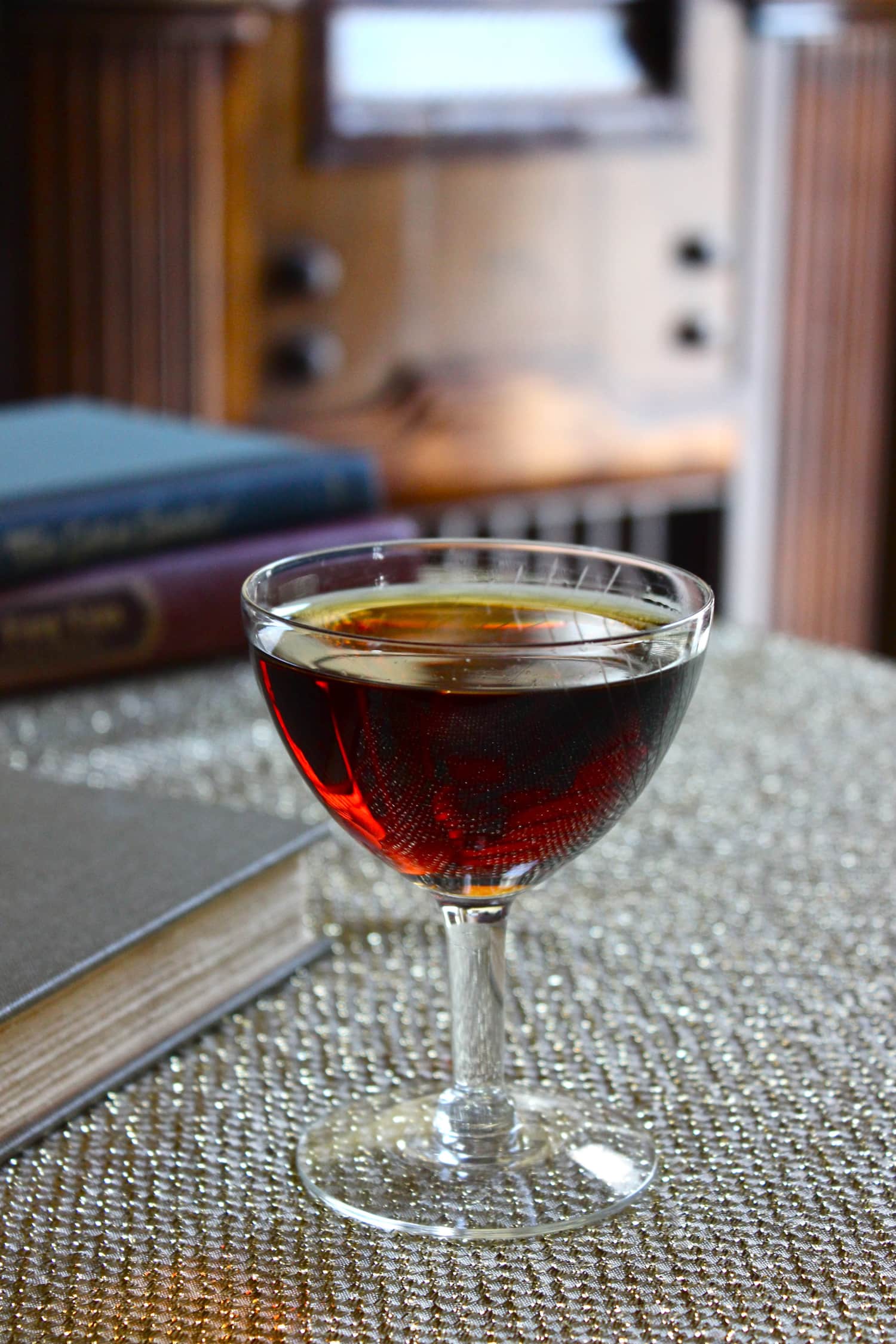 Cocktail Recipe: The Kneecap Night Cap | Kitchn