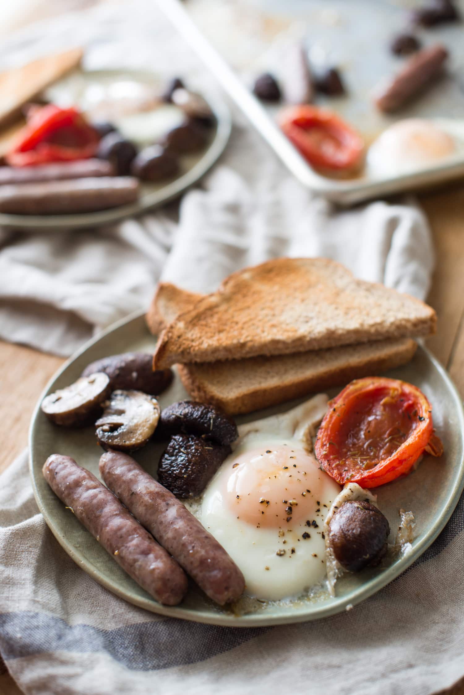 Here’s How to Make a Big Batch of Fried Eggs at Once | Kitchn