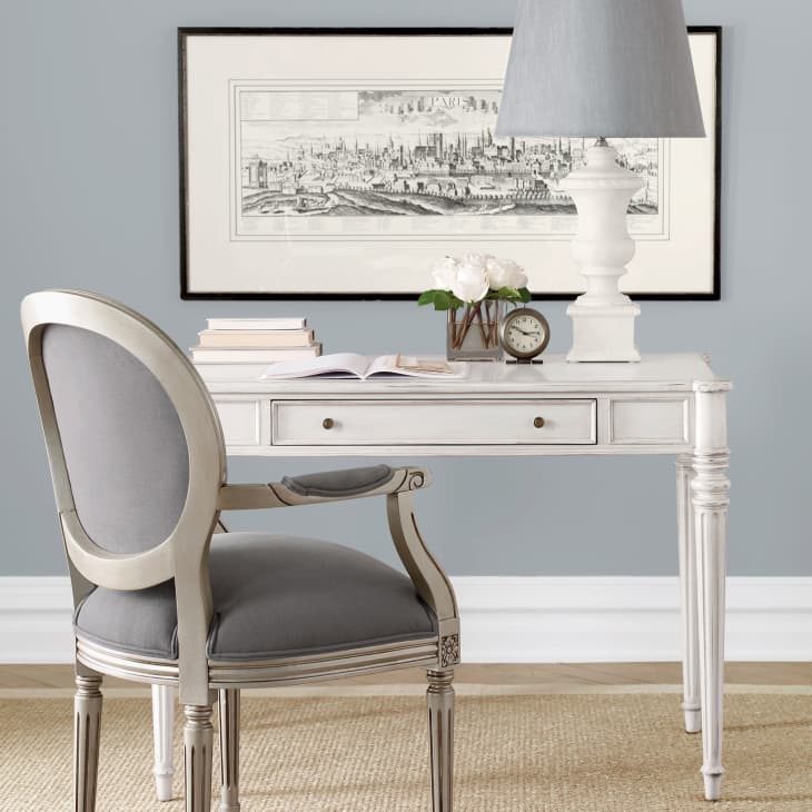 15 Low-Profile Desks for Small Spaces | Apartment Therapy