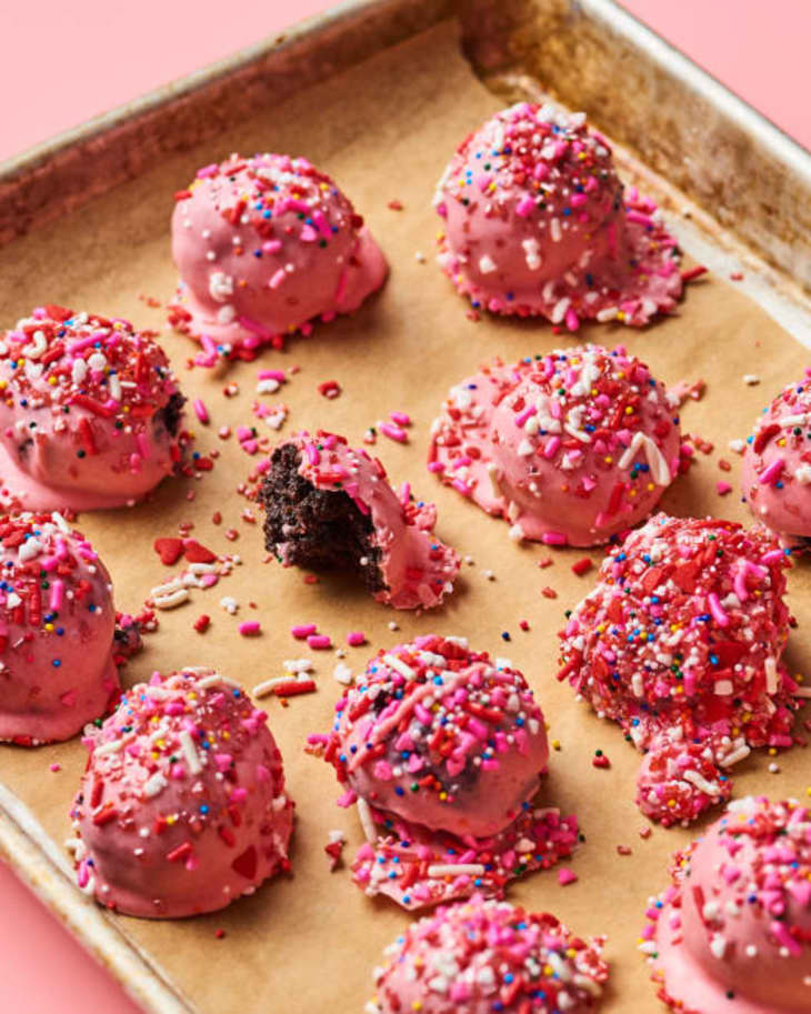 Valentine's Day Oreo Truffles | Kitchn