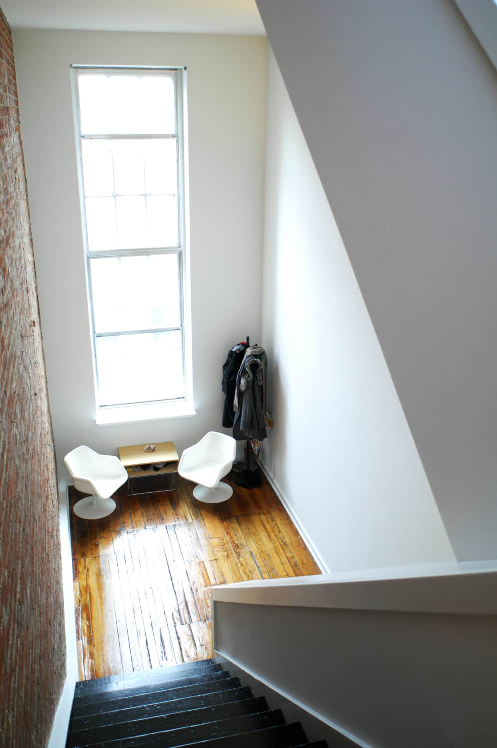 Felicia & Douglas’ Warm, Mid-Century Modern Condo | Apartment Therapy