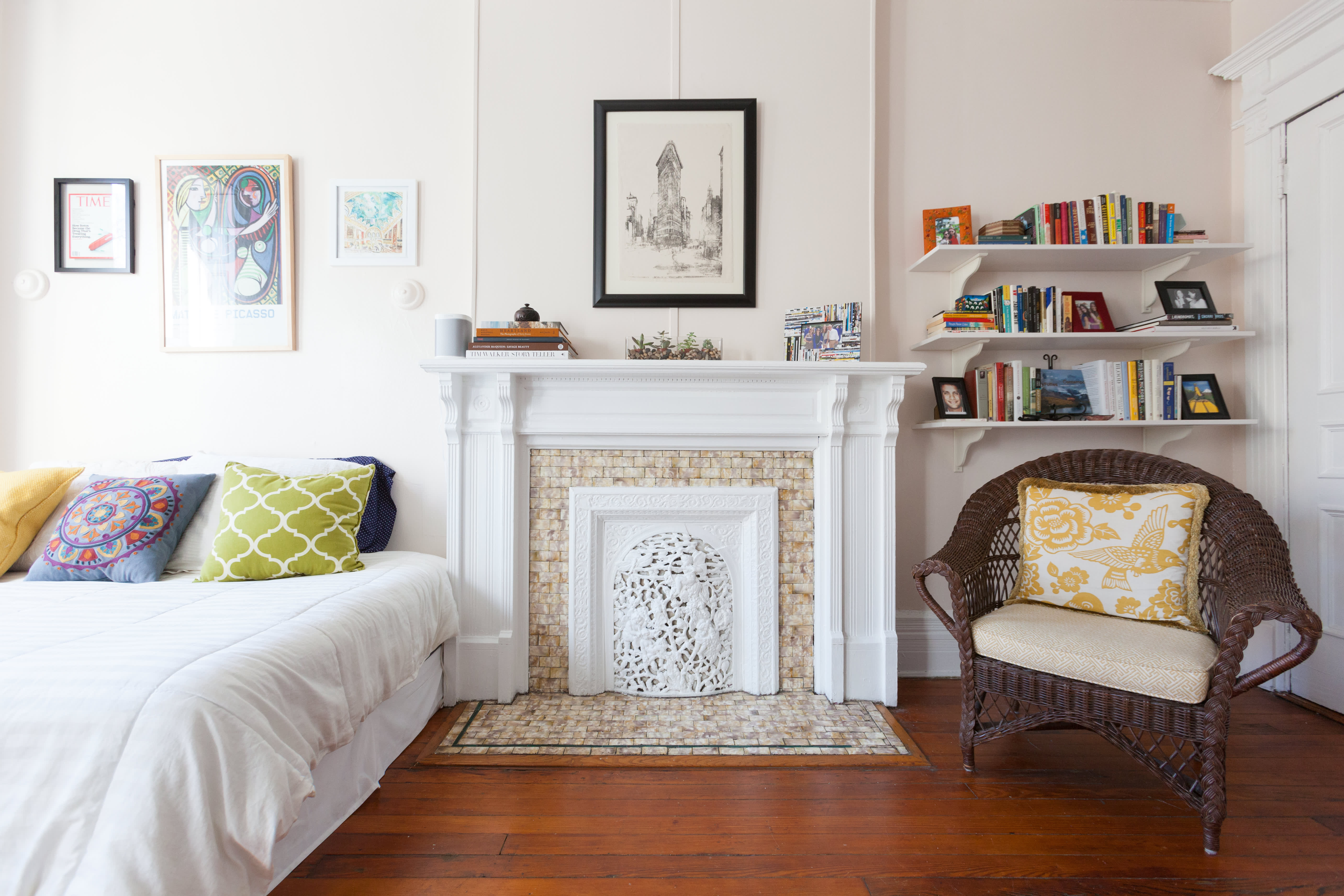 House Tour: A Writer's 350 Square Foot Brooklyn Studio | Apartment Therapy