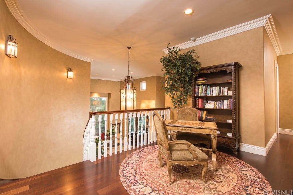 Tupac’s $2.6 Million Los Angeles Mansion Is For Sale | Apartment Therapy